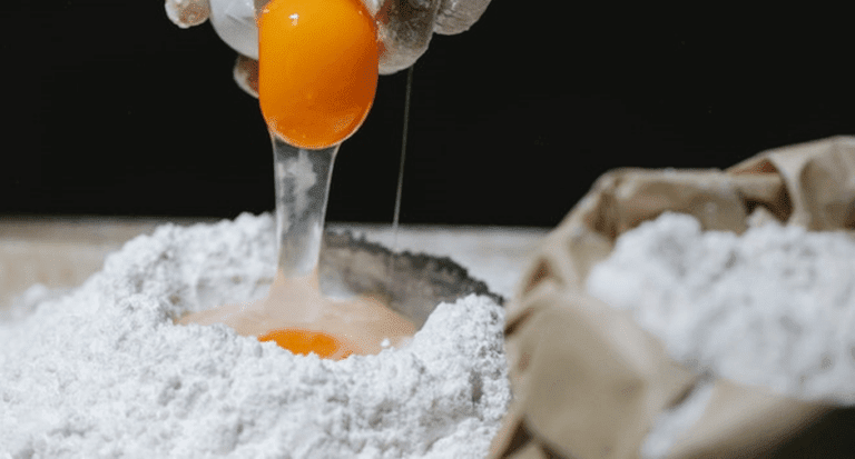 How to Blend Dry Ingredients | Mixing Tips & Methods